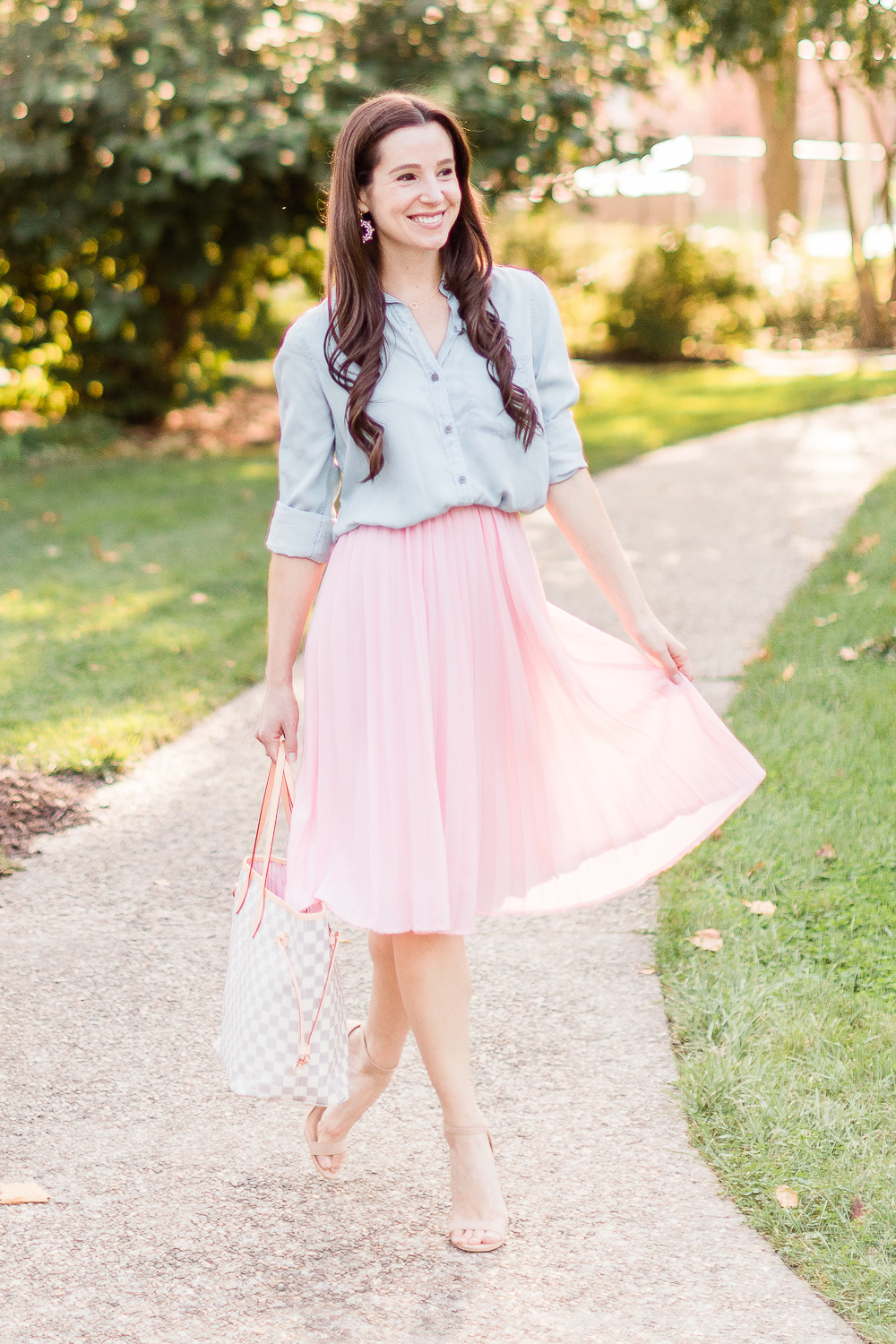 What to Wear With a Pink Skirt - glamourground